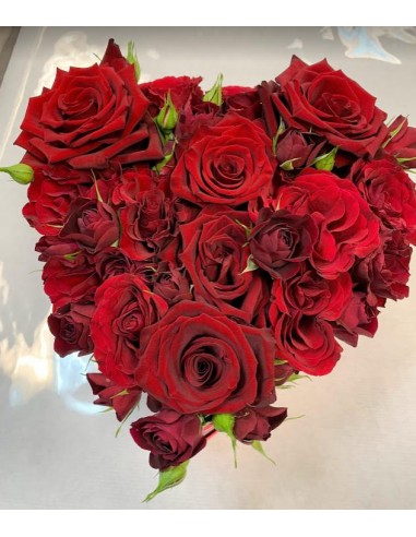 Heart red roses